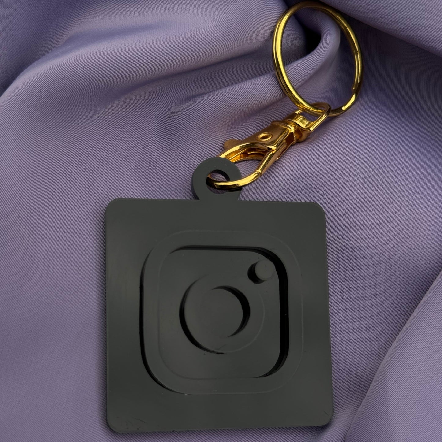 QR CODE ICON KEYCHAIN – Signed By Amoy